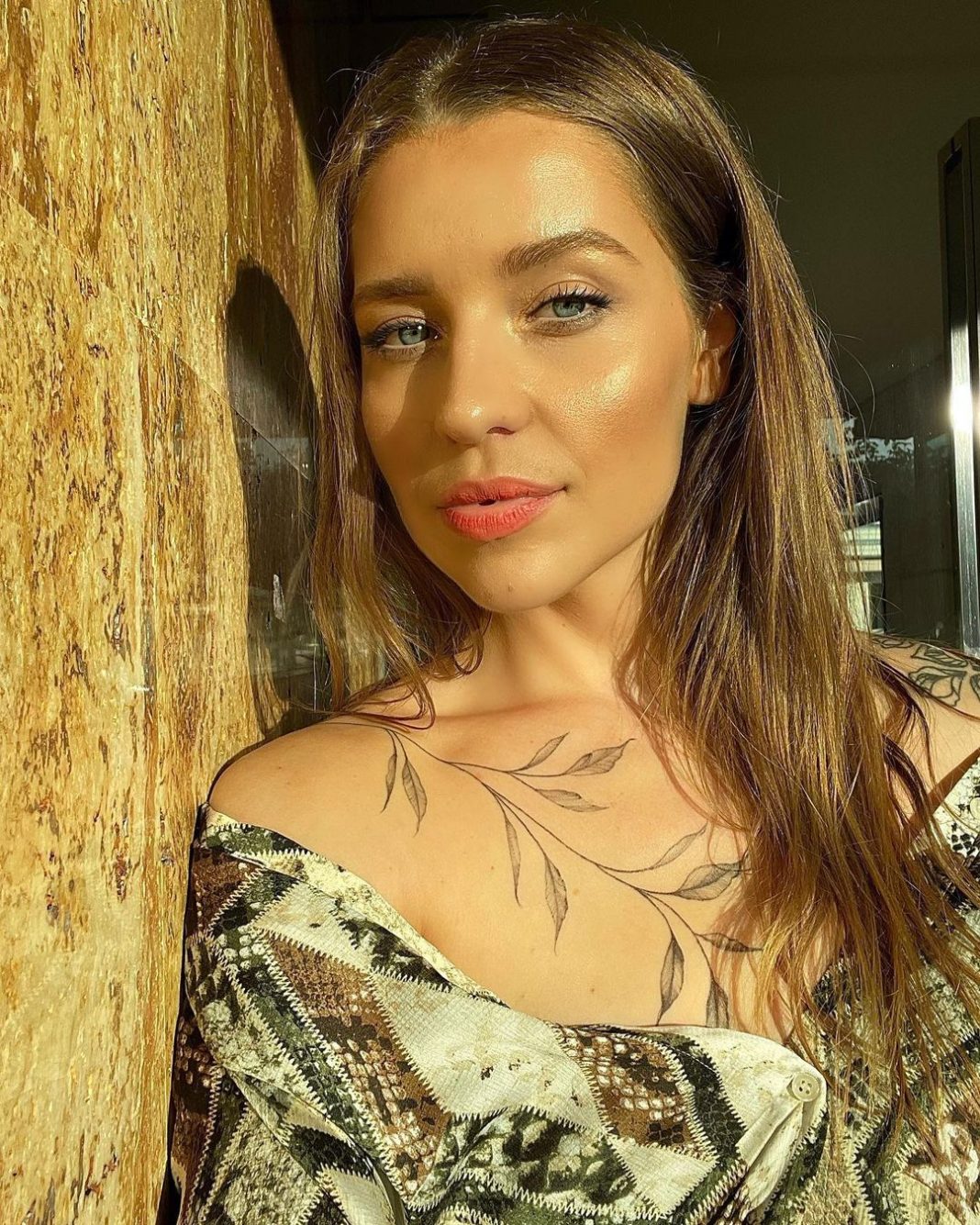 Maja Keuc je ta večer privabila popolnoma vse poglede. Kaj takega že ... Maja Keuc je ta večer privabila popolnoma vse poglede. Kaj takega že ...